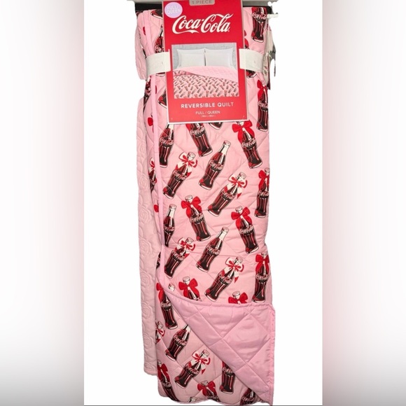 Coca Cola | Bedding | Coca Cola Pink Bow Reversible Quilt Queen Bedding ...